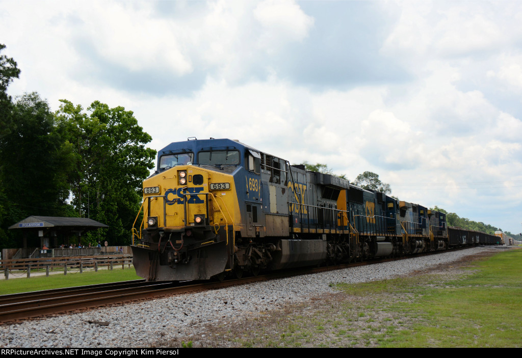 CSX 693 Q458